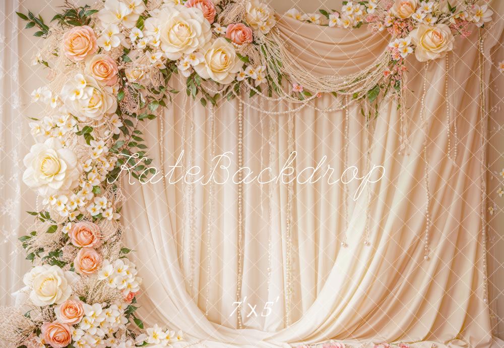 Wedding fabric backdrop | Beachweddingtips.com