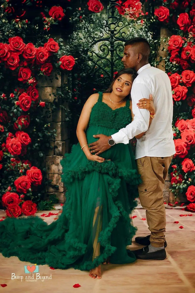 Romantic Garden Roses Gate Backdrop