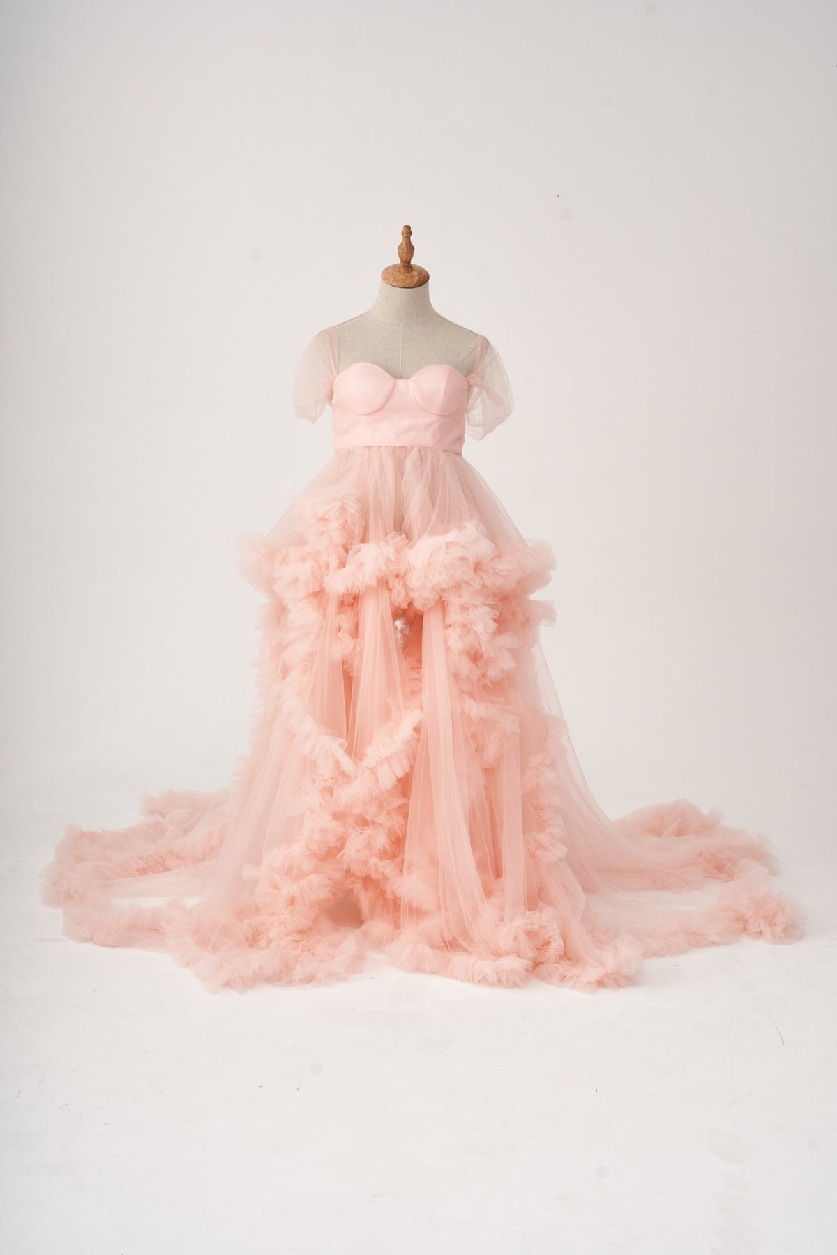 Chic Maternity Photoshoot Dresses: Adjustable Size for Every Stage